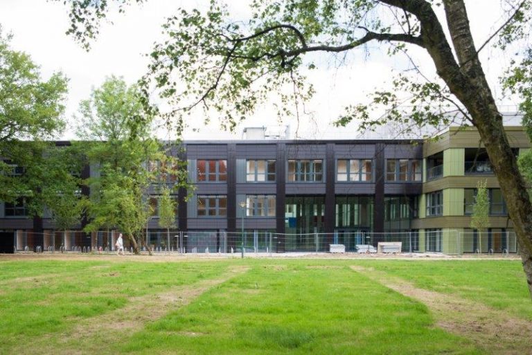 Ecole Centrale Supélec, France - HICL